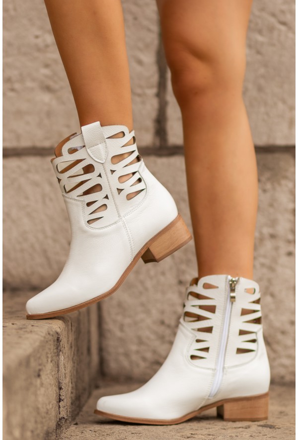 Białe ażurowe botki Josefa - SAWAY